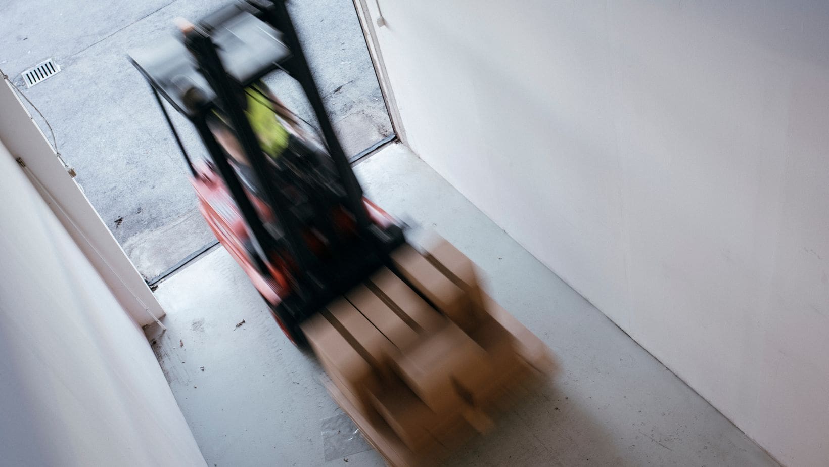 How Fast Can a Forklift Go?: Rules and Guidelines | HL Training